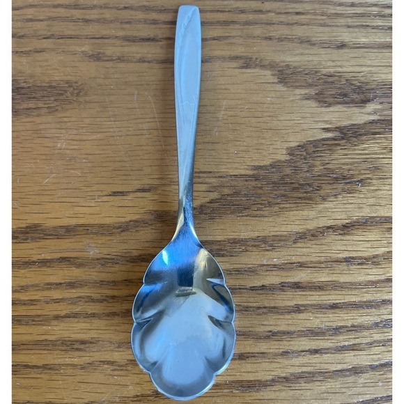 Rogers Cutlery Co | Dining | Rogers Cutlery Co Stainless Usa Scalloped ...